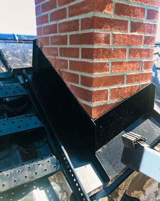 Fotplåt med montering (underbeslag, skorstensbeslag) - Skorsten.com